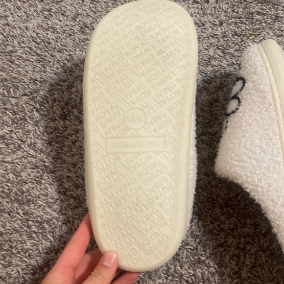 Shoes | Preppy White Flower Smiley Face Sandals | Poshmark